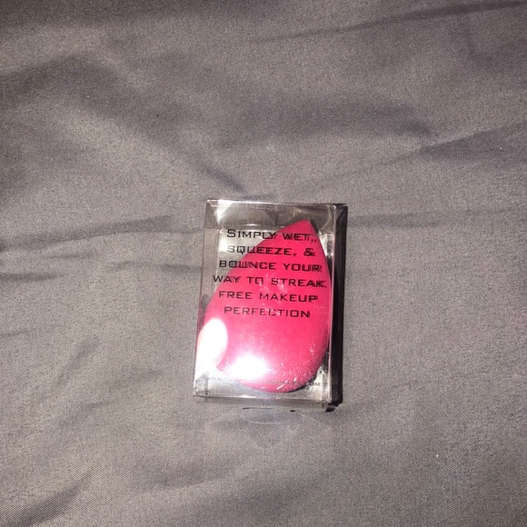 Illuminati Cosmetic Sponge | Makeup | Illuminati Makeup Sponge | Poshmark
